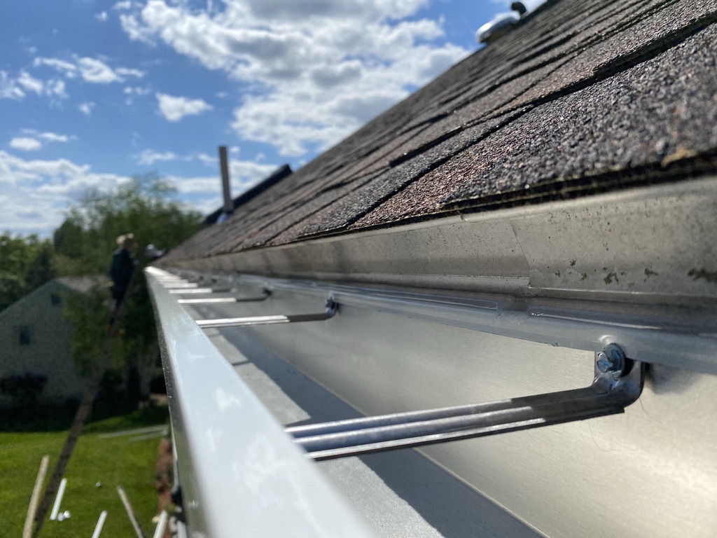 Seamless Gutter / Gutter Protection / Fascia Board / All Gutter Services